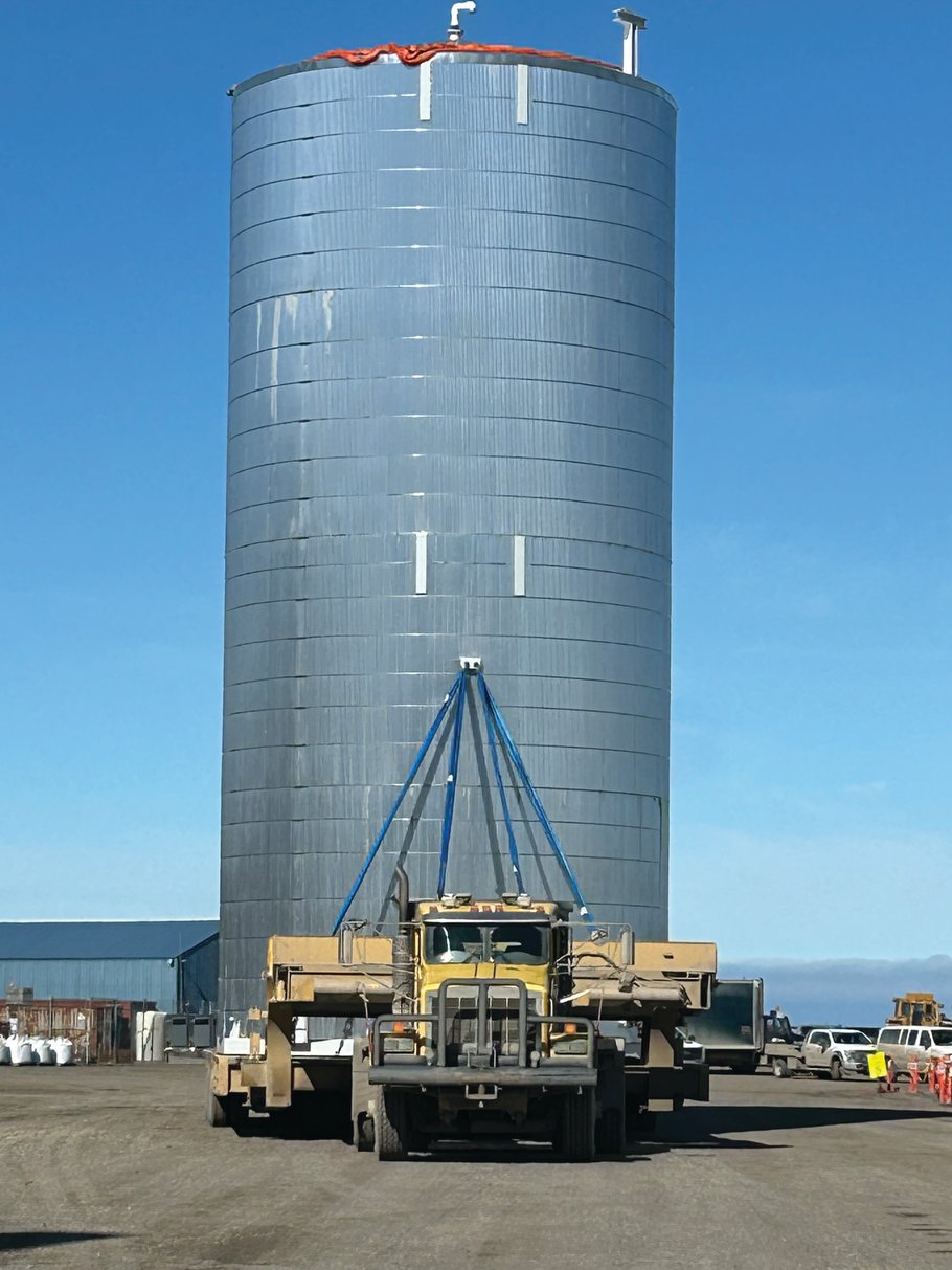 AML pioneers upright transport of tanks to Prudhoe Bay
